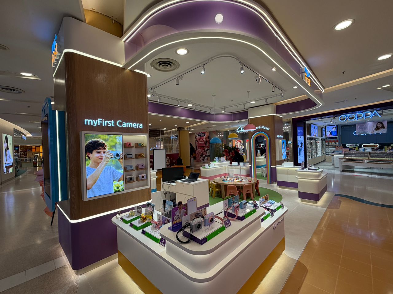 一次过开两间！myFirst线下店开幕：多个互动区展出，可上手体验产品，地点在Sunway Pyramid、IOI City Mall ...